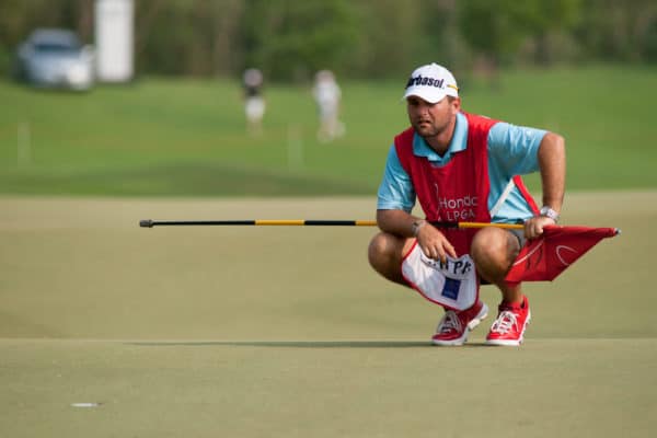 How Much Do Caddies Make At Country Clubs? (Updated Salary)