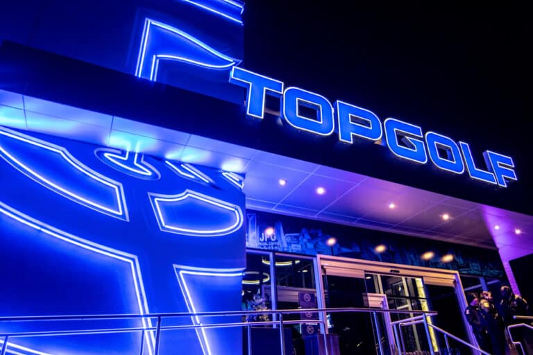What Brand Of Clubs Are Used At TopGolf? (Explained)